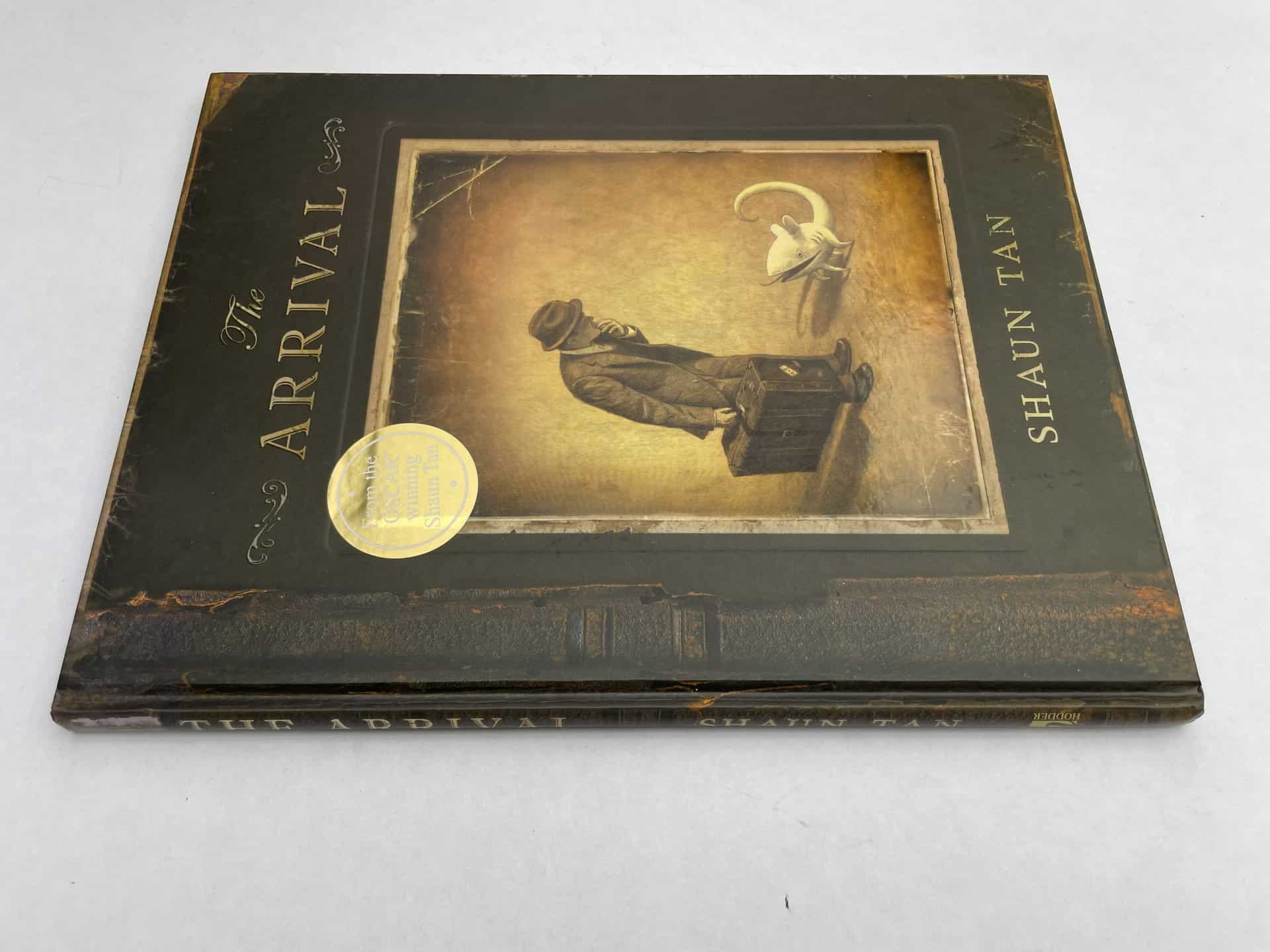 Shaun Tan - The Arrival - First Edition 2007 - SIGNED with thumbprint