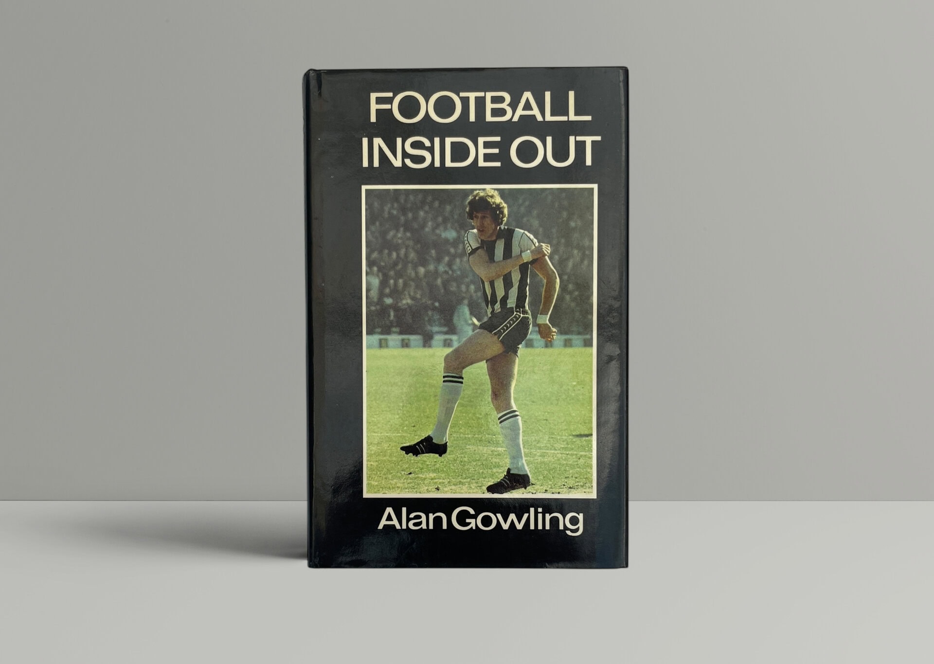 Alan Gowling - Football Inside Out - SIGNED First Edition 1977