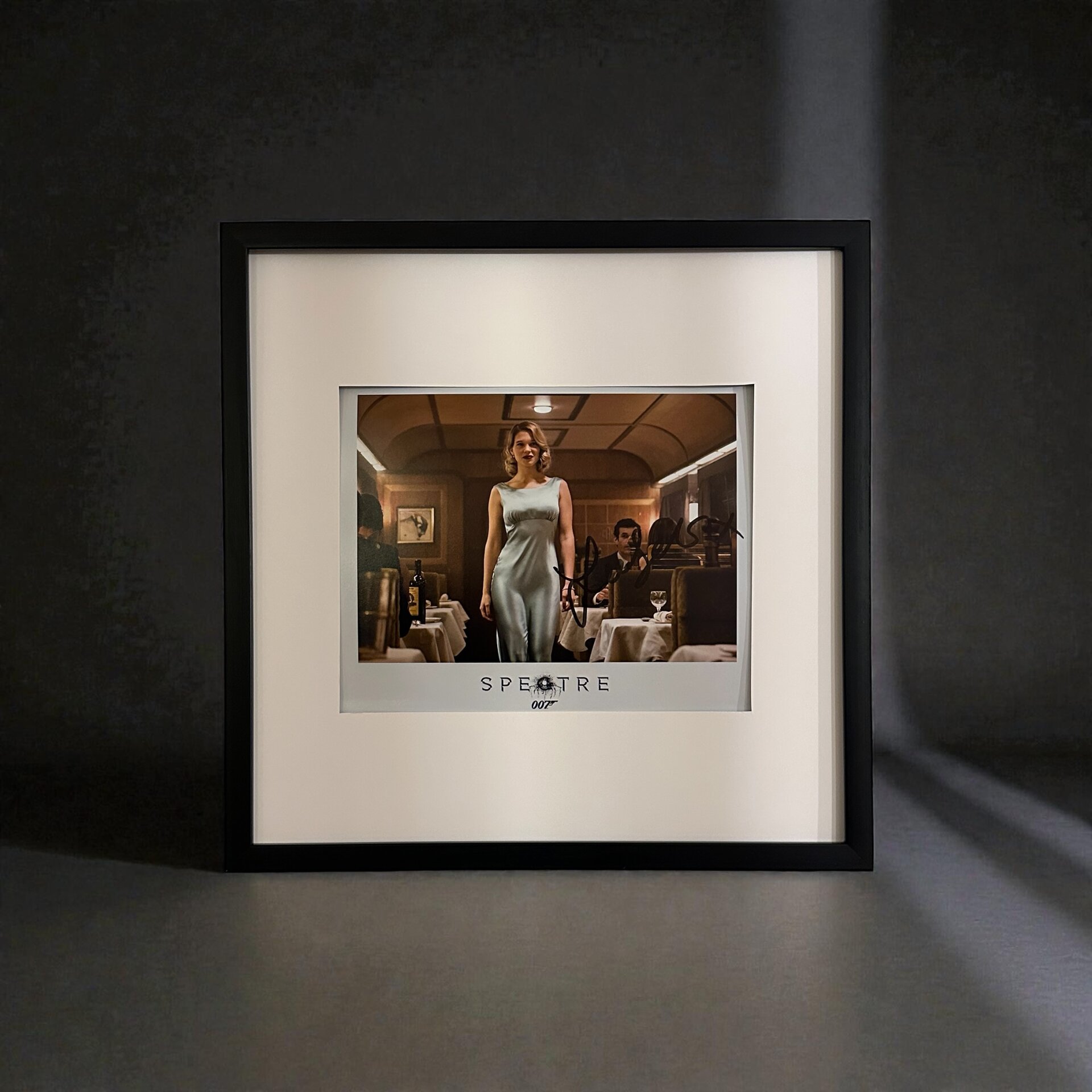 Lea Seydoux [Ian Fleming] - SPECTRE - SIGNED Photo